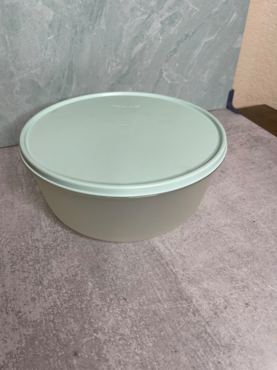Vintage Tupperware 4 Qt. Bowl Blue Lid 1834 Food Storage - Etsy