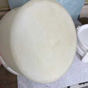 VINTAGE TUPPERWARE Large Round Container 256 Carry All Cake Taker W ...