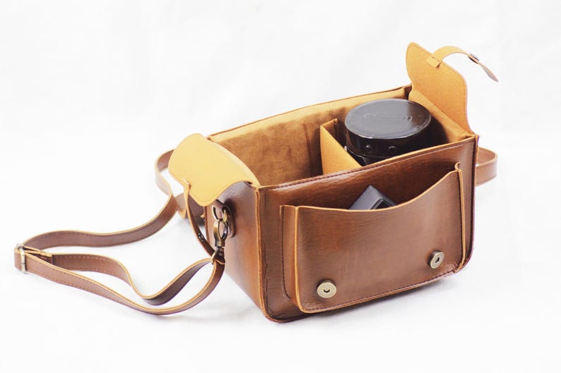PU Leather DSLR Camera Bag: Medium-sized Bag, Gift for Photographers ...