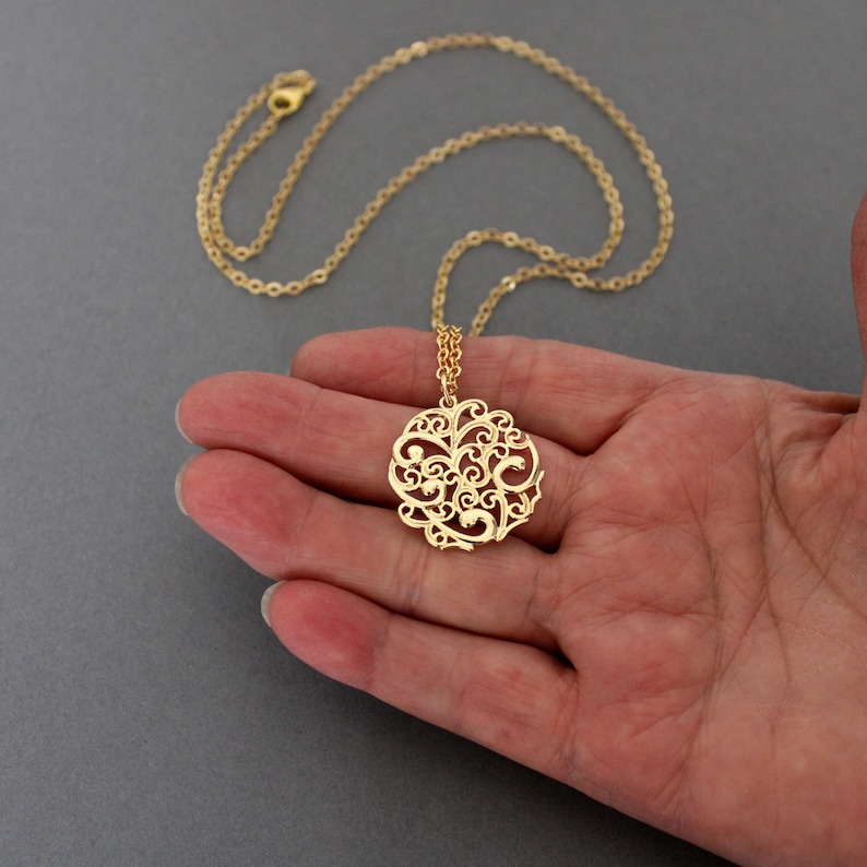 Round Gold Filigree Pendant Necklace, Ornate Filigree Fancy Pendant 18k ...