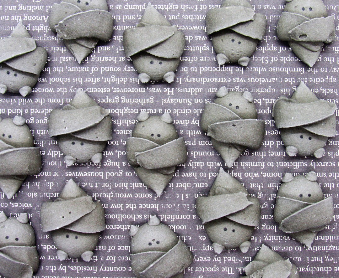 Made to Order | 1 Dozen Edible Royal Icing Bats | 1 Inch | Halloween ...