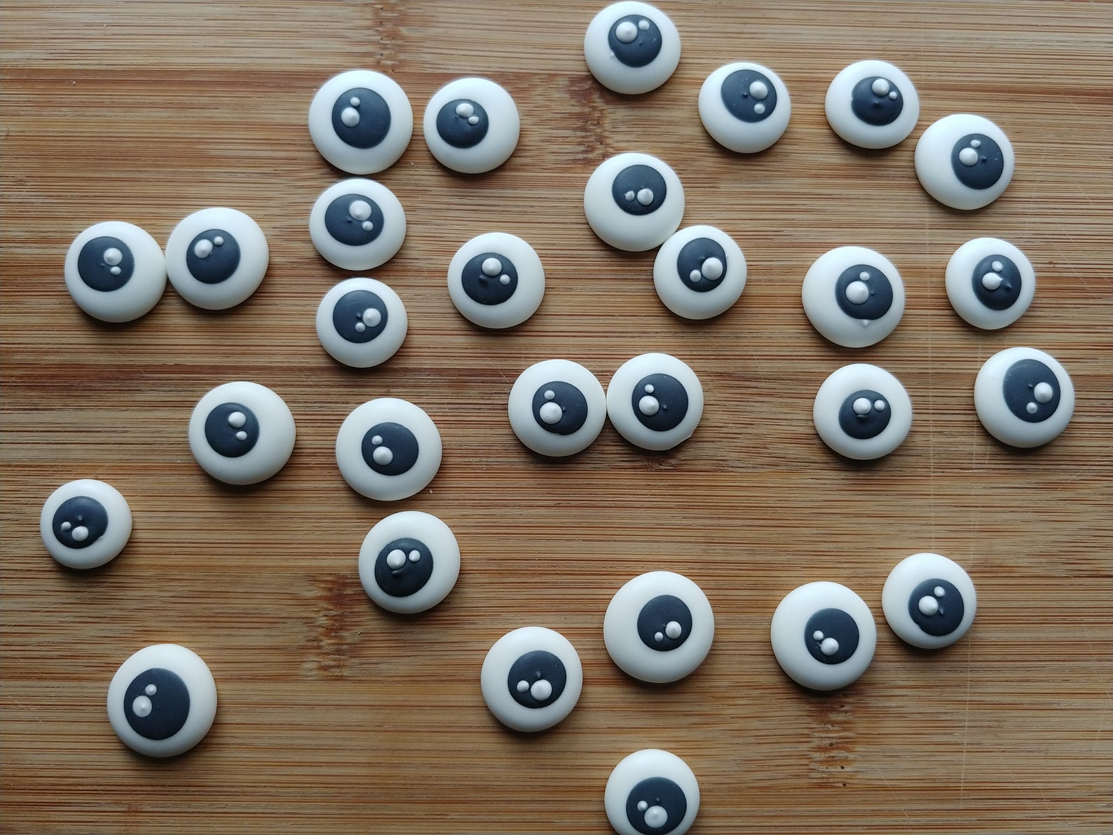 Made to Order 1 dozen royal icing eyes 3/4 inch Sugar | Etsy