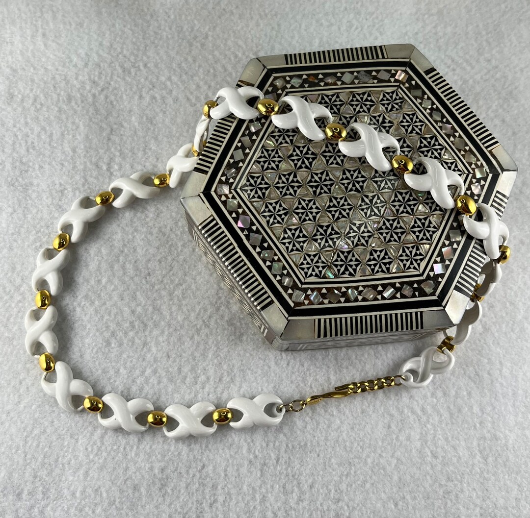 Vintage White and Gold Infinity Link Necklace by Napier - Etsy