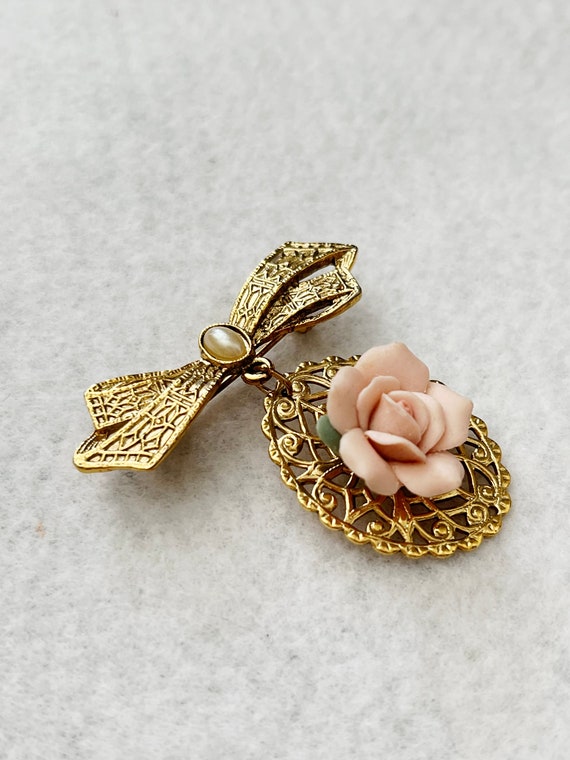 Vintage 1928 Bow and Ceramic Rose Brooch - Gem