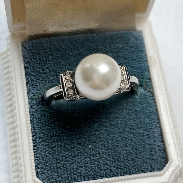 Single Pearl Ring - Etsy