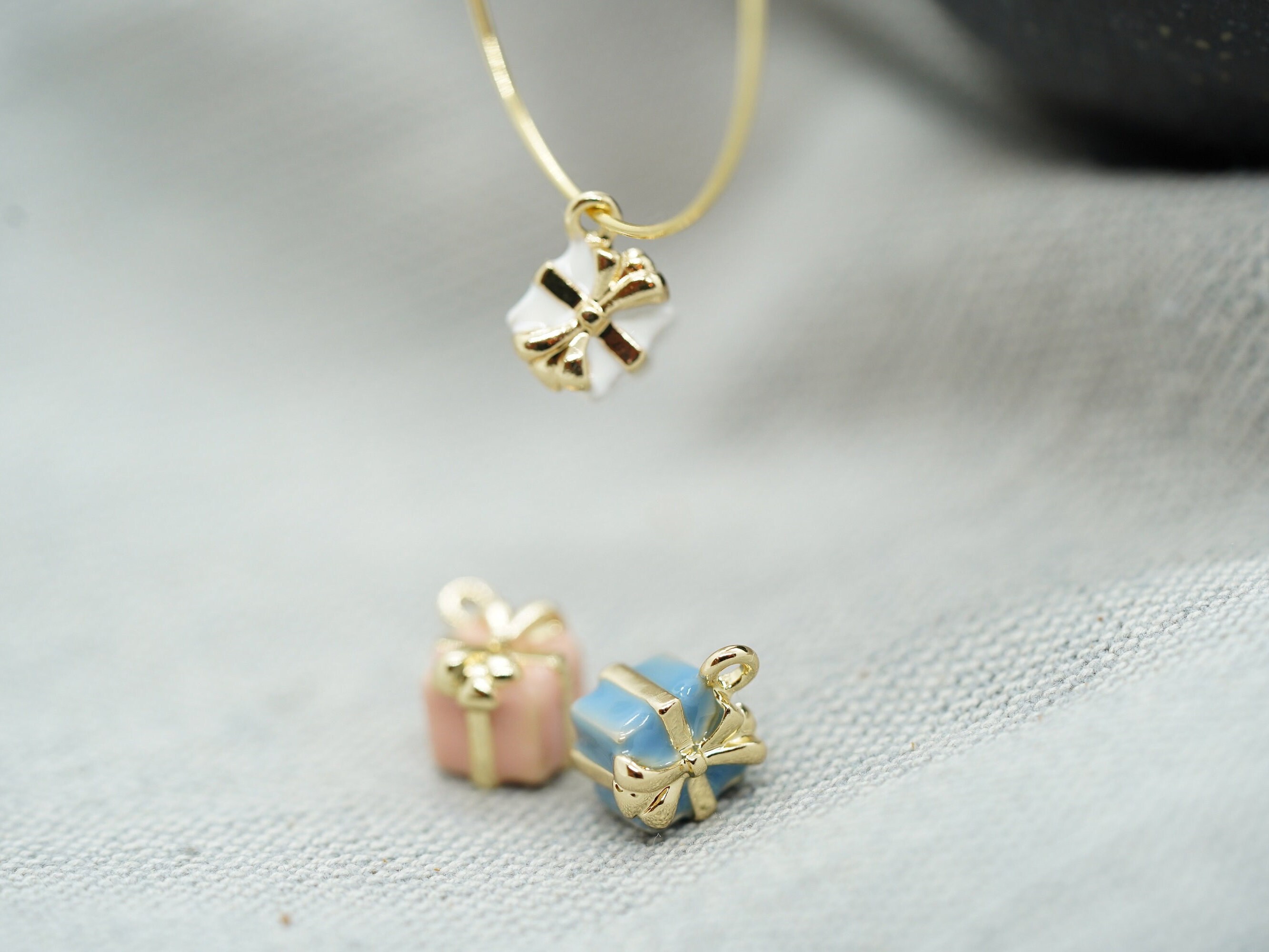 1pcs 18K Gold Plated Gift Box Charm, Bracelet Pendant, Nutcracker Charm ...