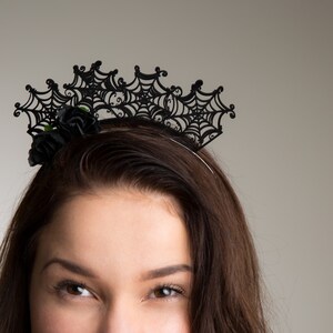 Halloween Spider Web Headband - Fancy Dress Hair Accessory - Spooky ...