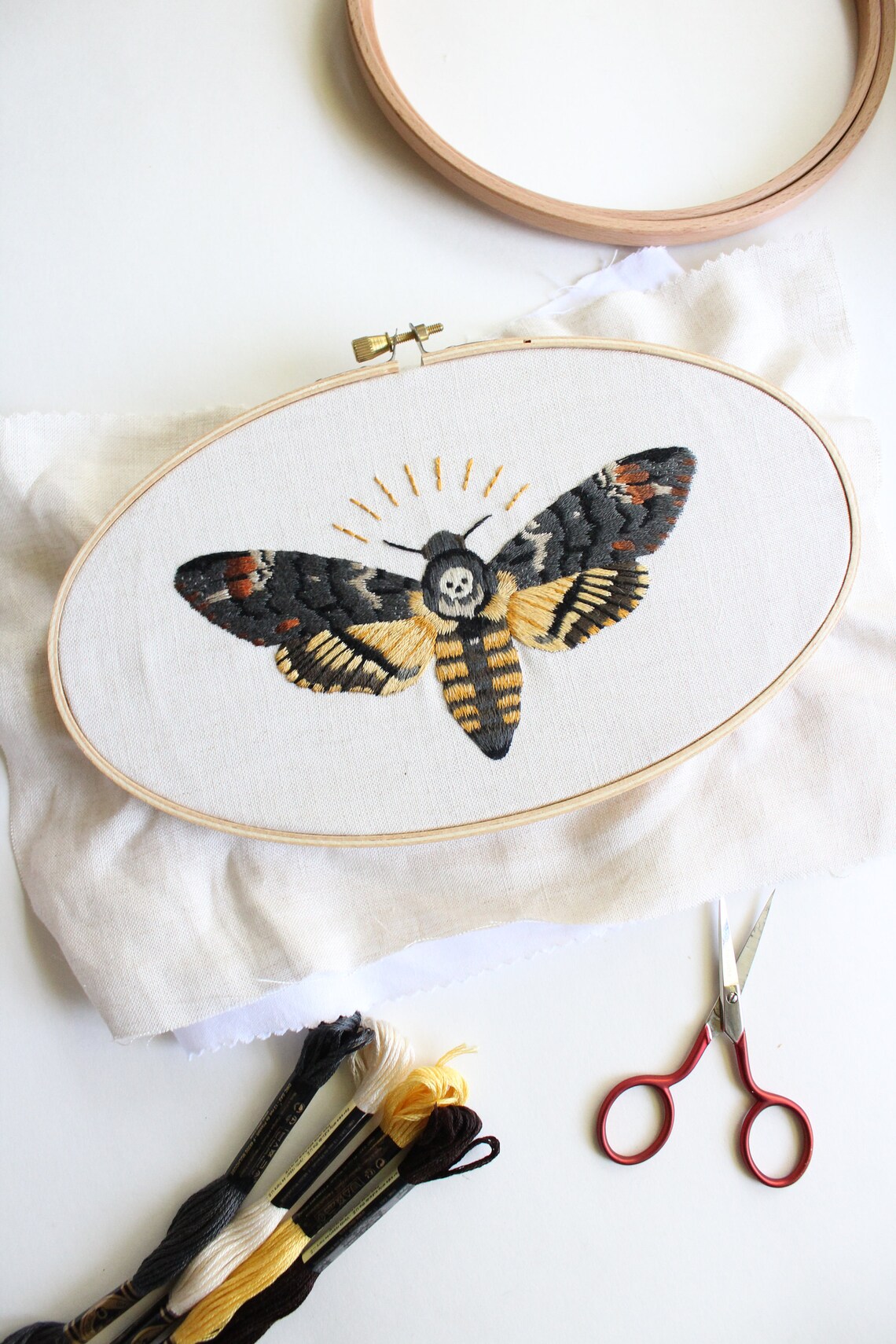 Deaths Head Hawk Moth Hand Embroidery Pattern Thread Painting - Etsy ...