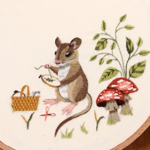 Embroidering Mouse Thread Painting Pattern, Cute Animal Needle Painting ...