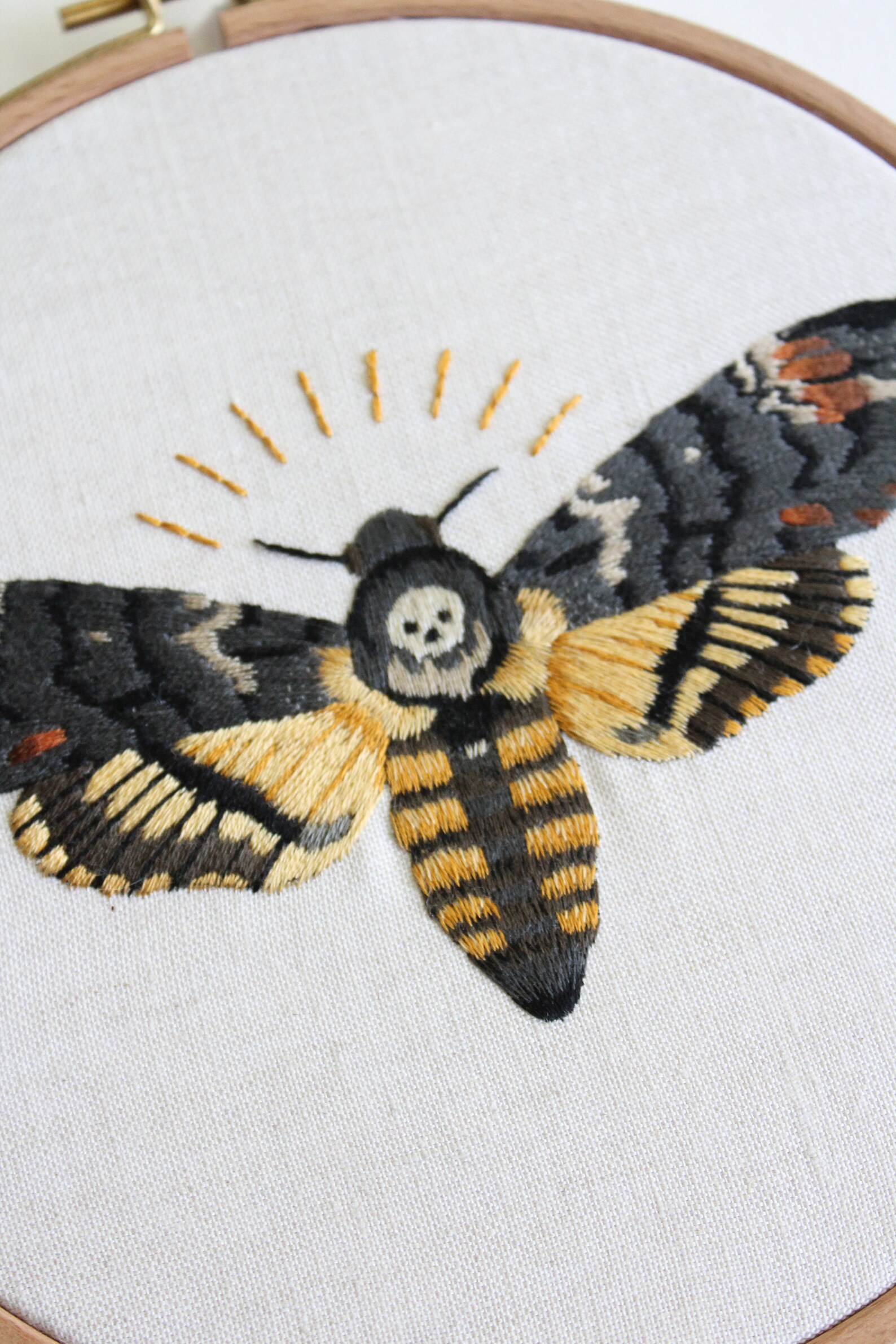 Deaths Head Hawk Moth Hand Embroidery Pattern Thread Painting - Etsy
