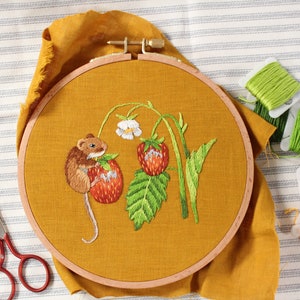 PDF Pattern - Field Mouse and Strawberry - Thread Painting Pattern ...