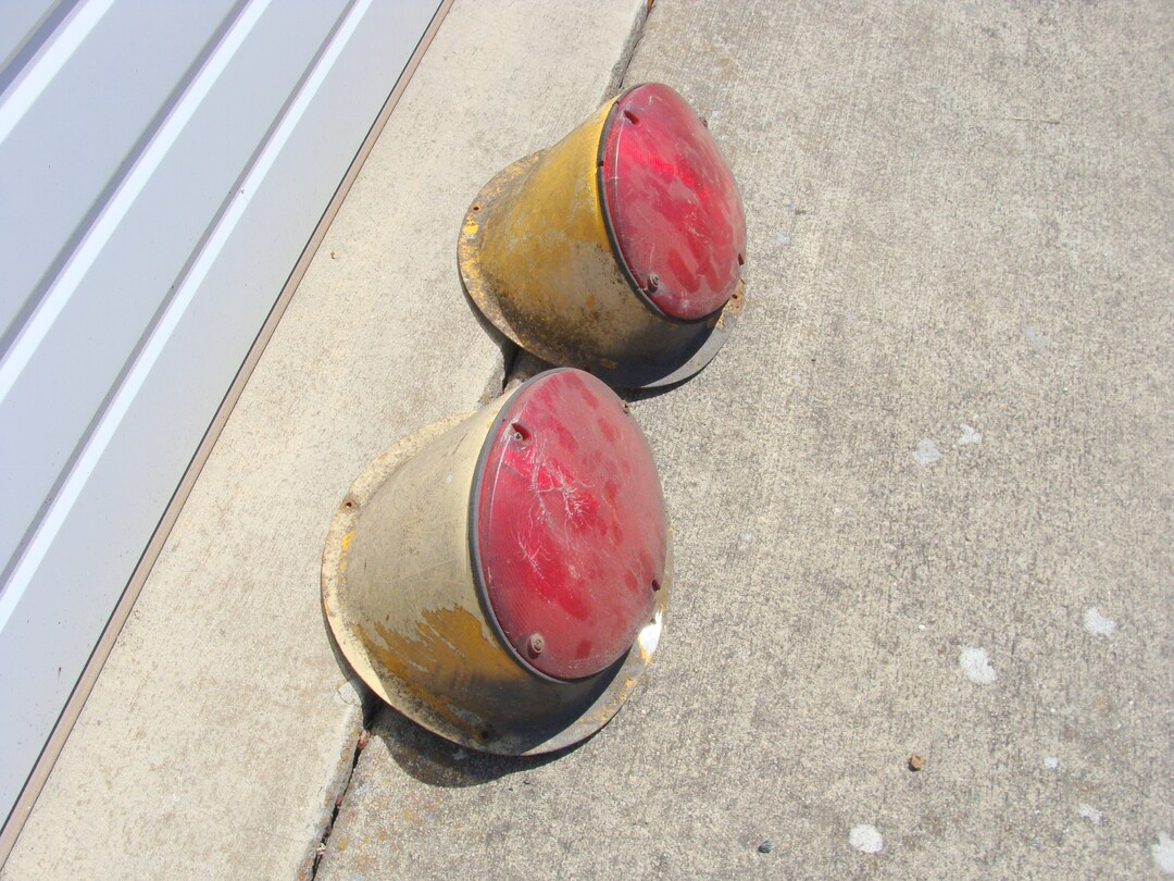 Rare! Pair of 1950's? School Bus Rear Flashing Crossing Lights ...