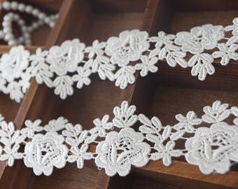 Vintage style lace trim Triangle lace trim geometric pattern | Etsy