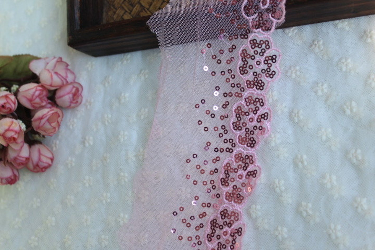 Sequined Lace Trim With Roses, Lace Trim With Sequined Rose Flowers ...
