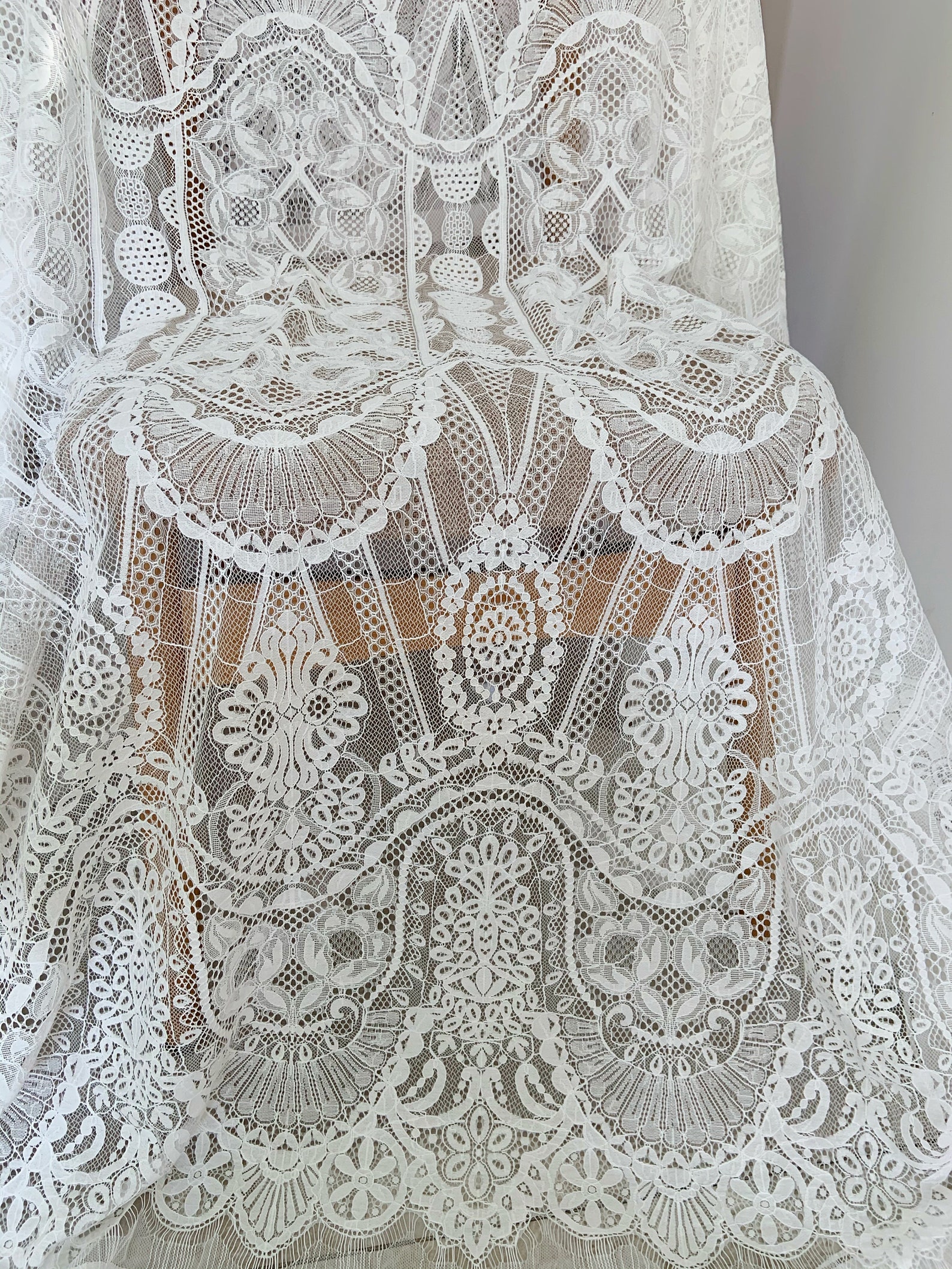 Tejido de encaje francés Chantilly con motivos retro recién - Etsy España