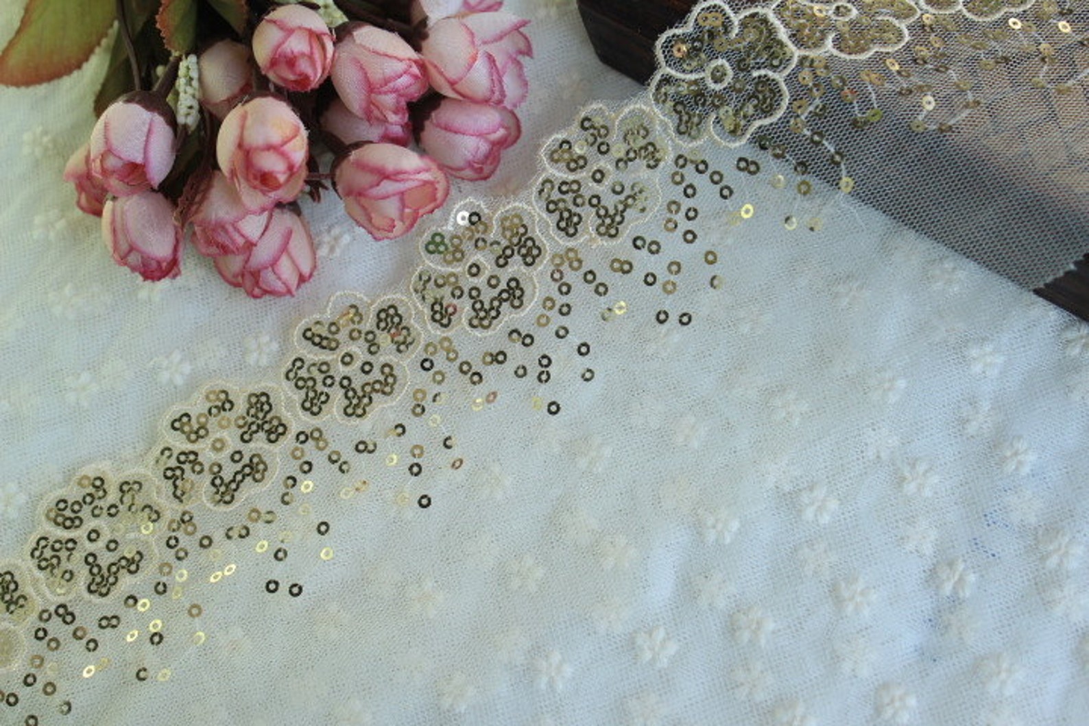 Sequined Lace Trim With Roses, Lace Trim With Sequined Rose Flowers ...