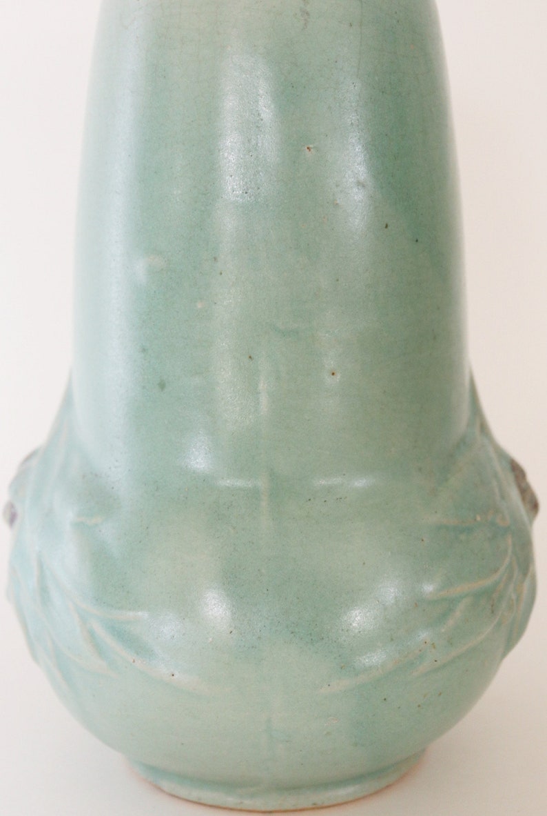 Vintage Green Matte Early Mccoy Pottery Vase With Leaves - Etsy