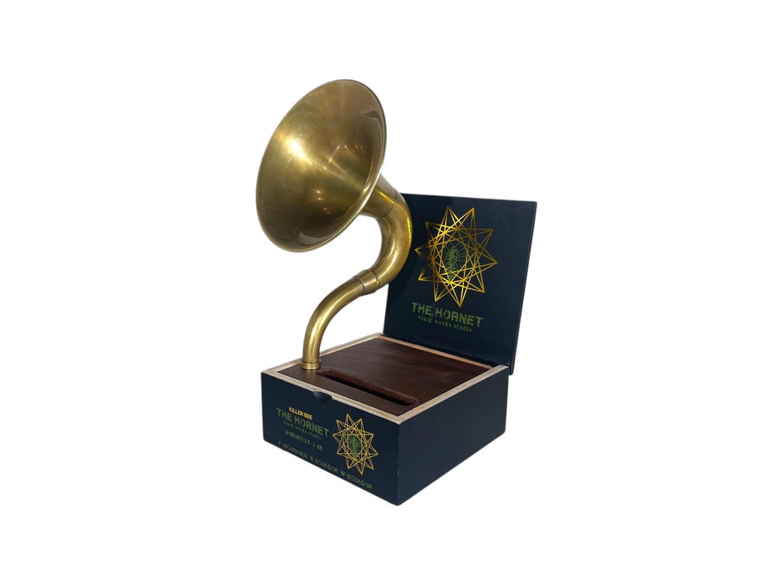 The Hornet Cigar Box Phone Amplifier, Acoustic iPhone Speaker, Black ...