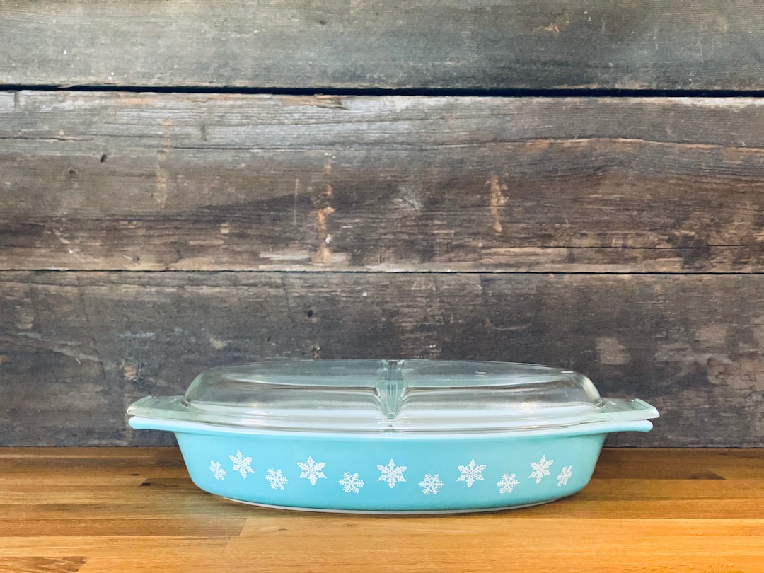 Vintage Pyrex Oval Divided Dish in Turquoise Blue Snowflake Pattern - Etsy