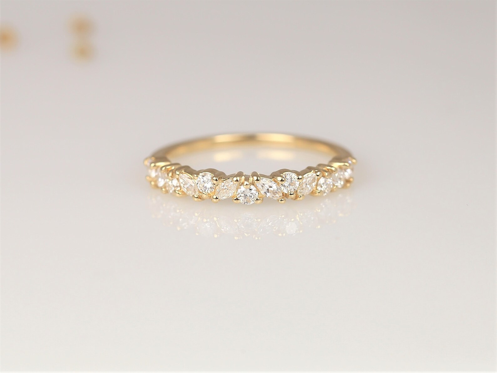 DIAMOND FREE Rosemary 14kt Gold Forever One Moissanite Dainty Cluster ...