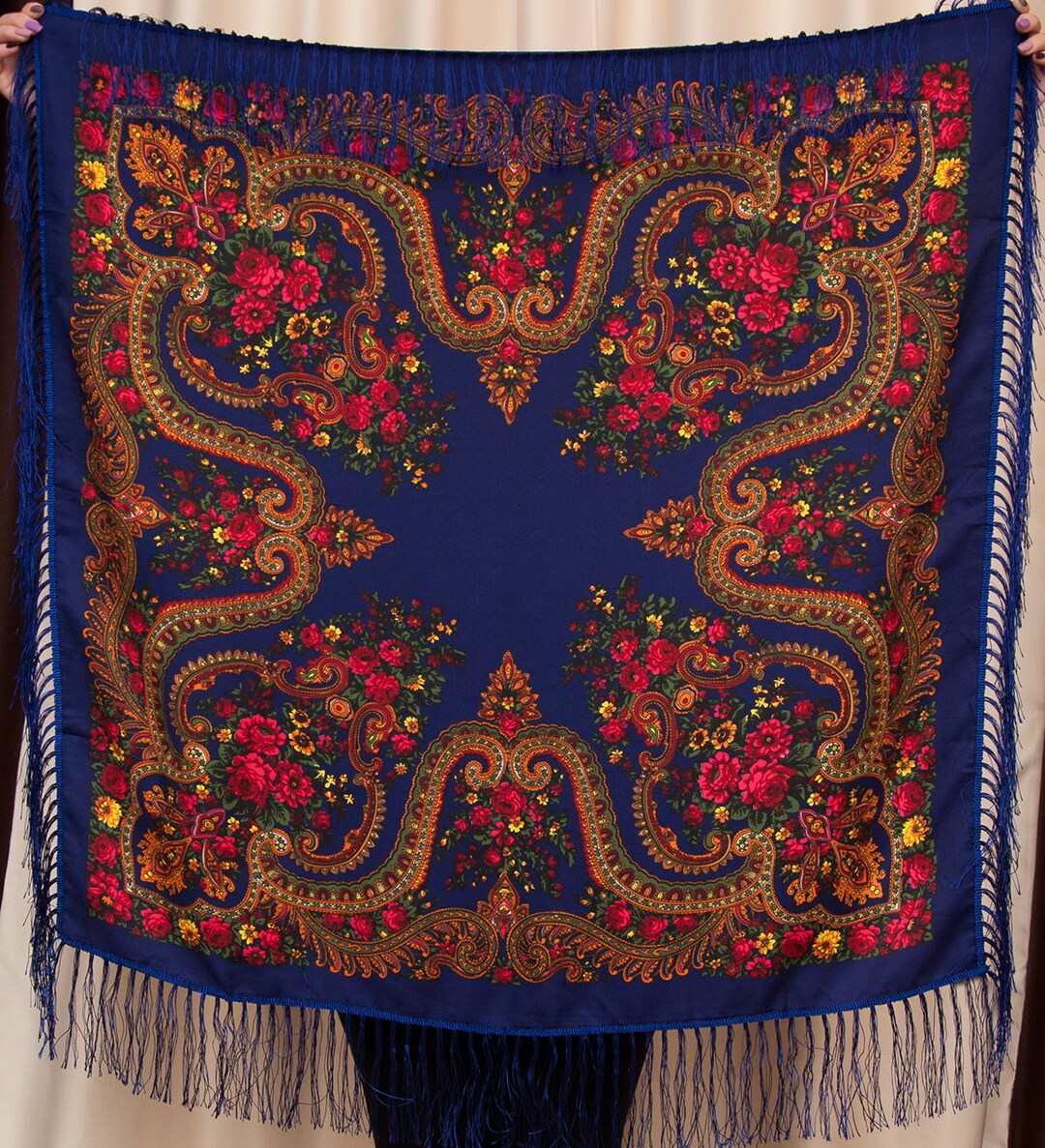 Floral Ukrainian Shawl / Châle, Royal Scarf Chic Foulard Russe. Mantón ...