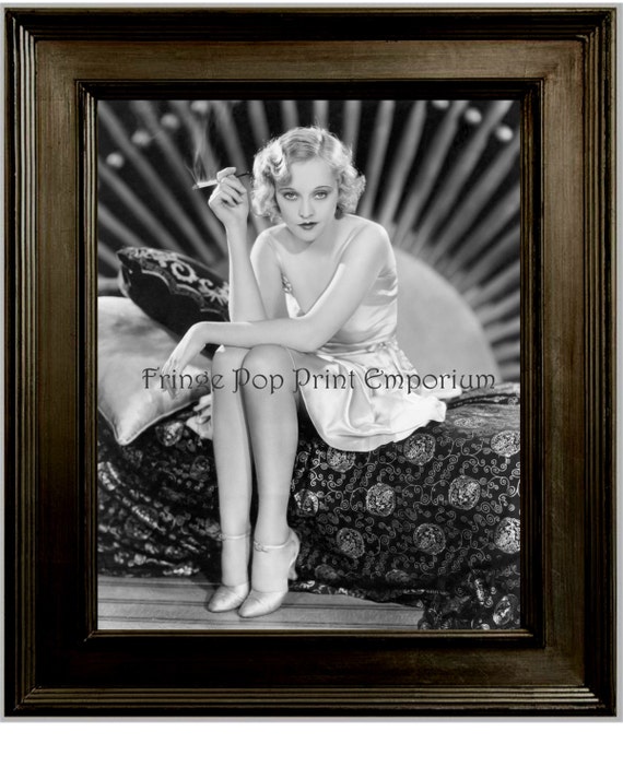 Flapper 1920 Rauchen