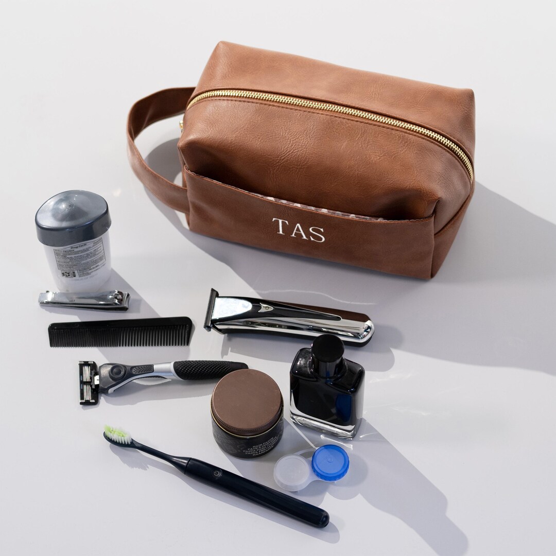 Personalized Leather Dopp Kit – Men's Toiletry Bag, Travel Bathroom Bag ...