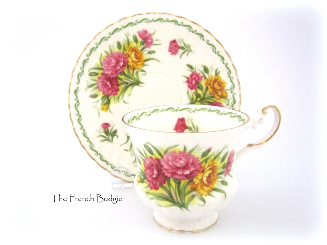 Queens " CARNATION " Vintage Tea Cup and Saucer Set Made in ENGLAND ...