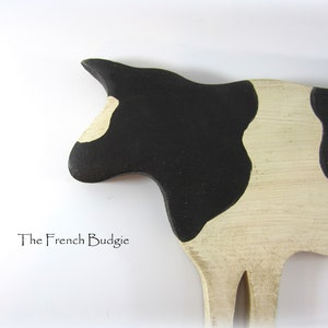 Large Vintage Rustic Barn Yard Wooden Arrow With Black and White Cow ...