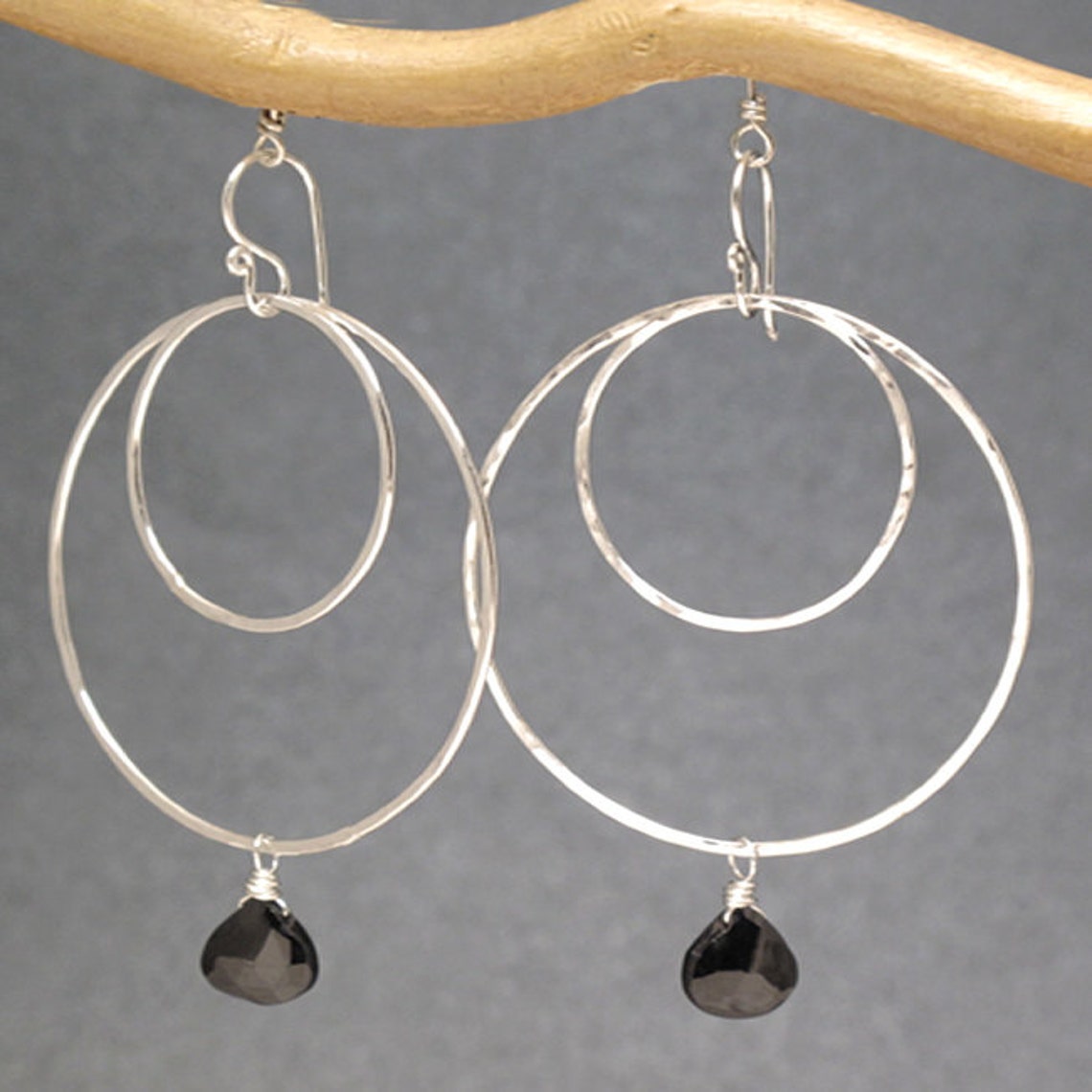 Hammered double hoops with choice of gemstone Nouveau 113 | Etsy