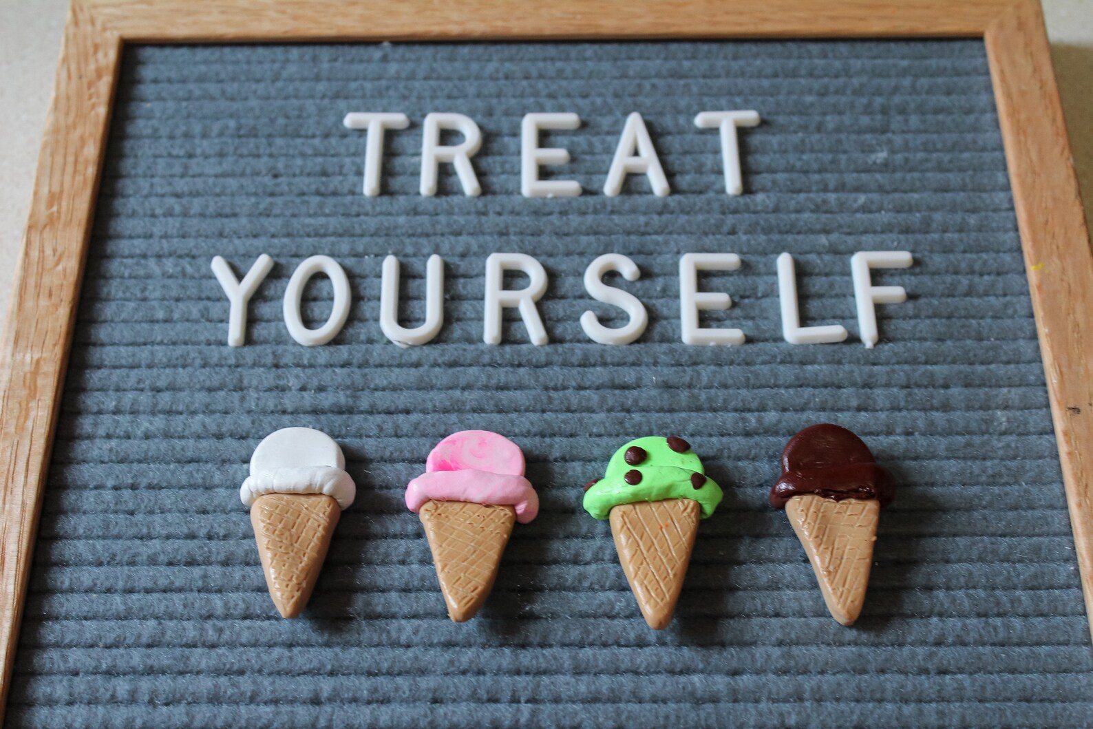 ICE CREAM CONE Letter Board Ornaments // Summer Felt Letter - Etsy