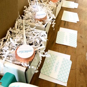 Lollipop Sampler Box // Favor Taste Test // Favors for Guest - Etsy