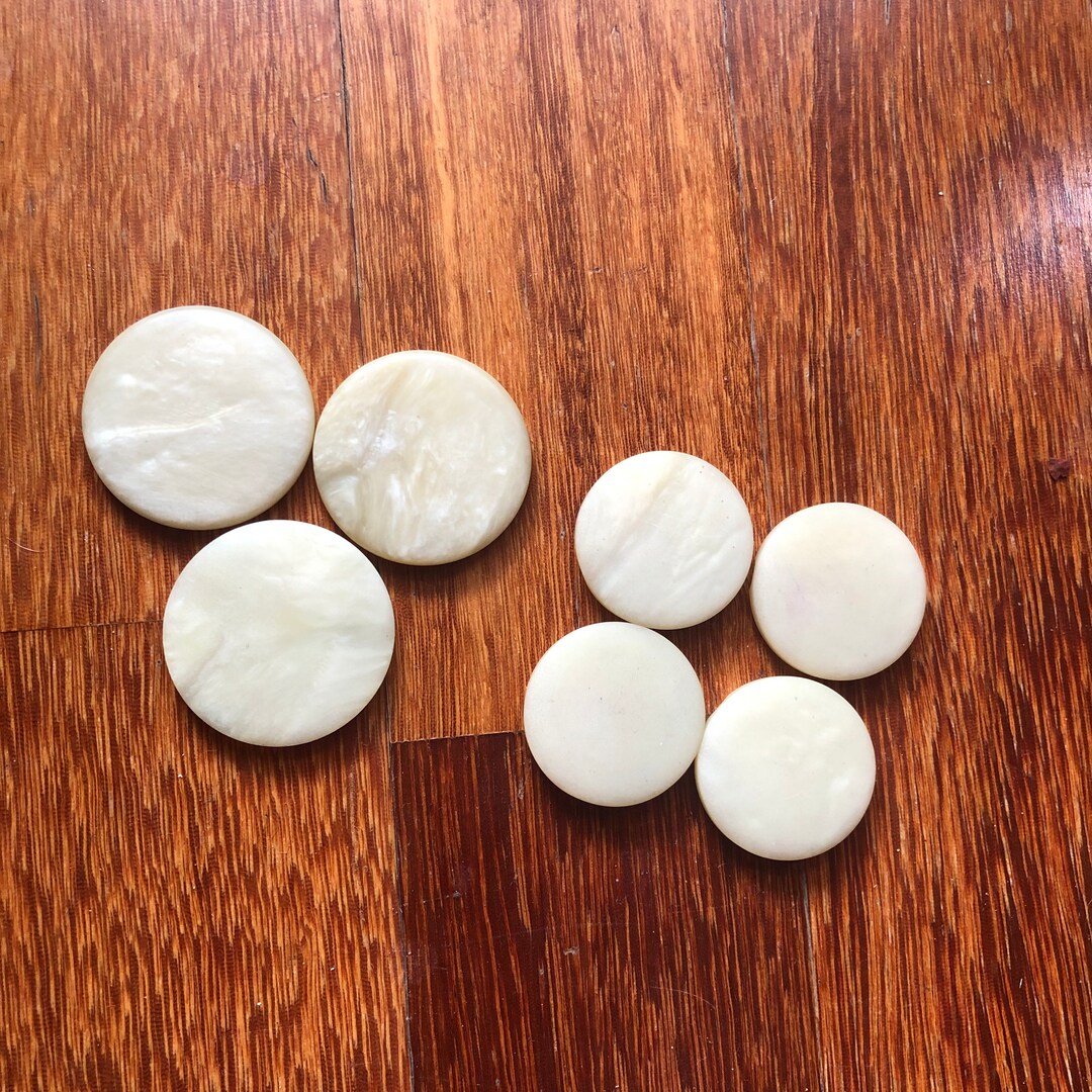 Vintage 1930s Set of 7 Ivory Galalith Buttons 1930s Buttons - Etsy