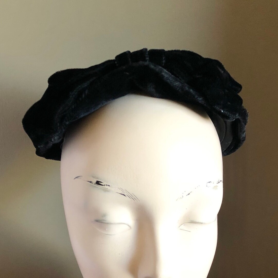 Vintage 1950s Black Velvet Caplet Hat With Bow 1950s Hat 1950s Black ...