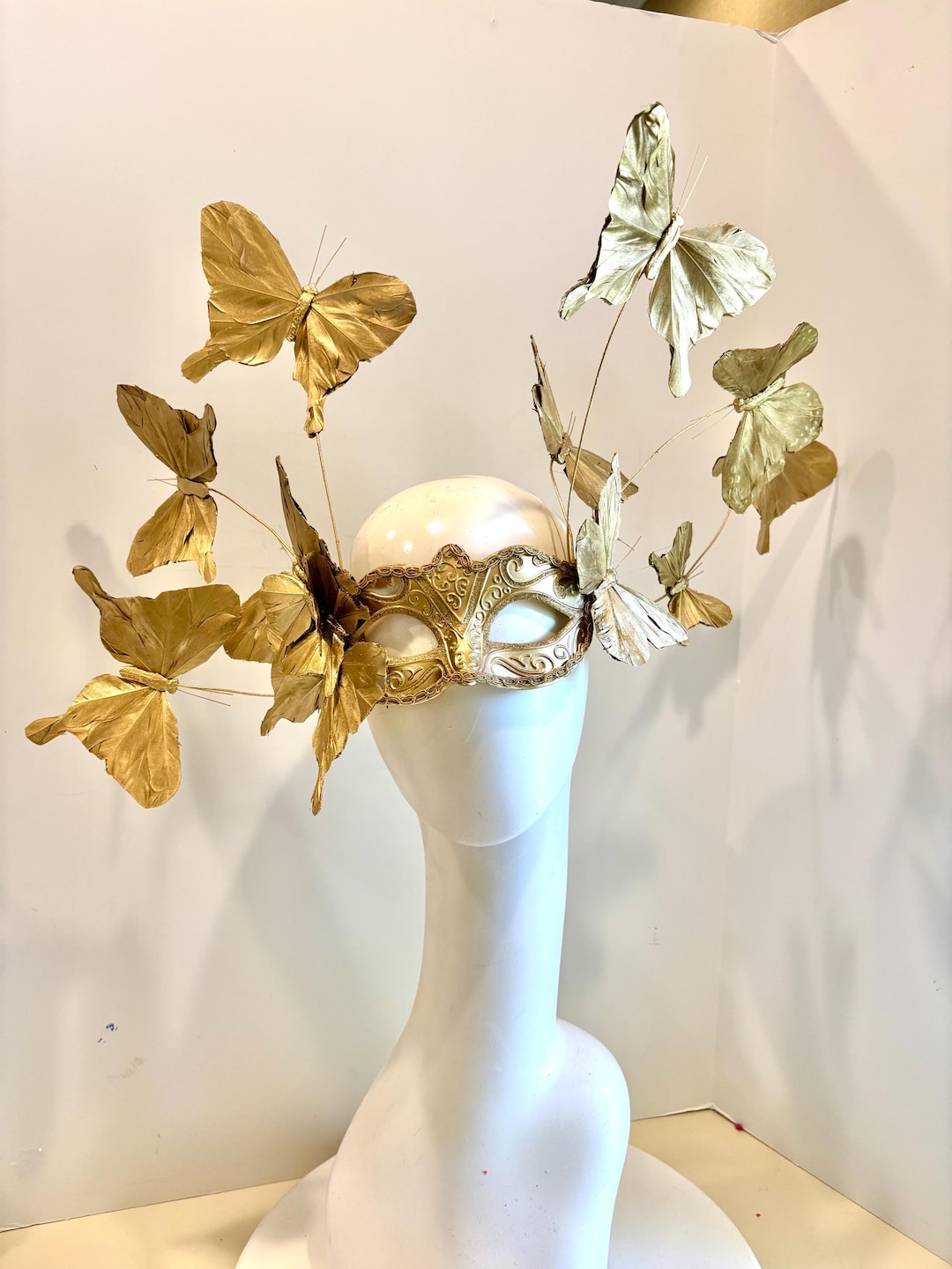 Butterfly Masquerade Mask- Gold Butterfly- Masked Ball - Etsy
