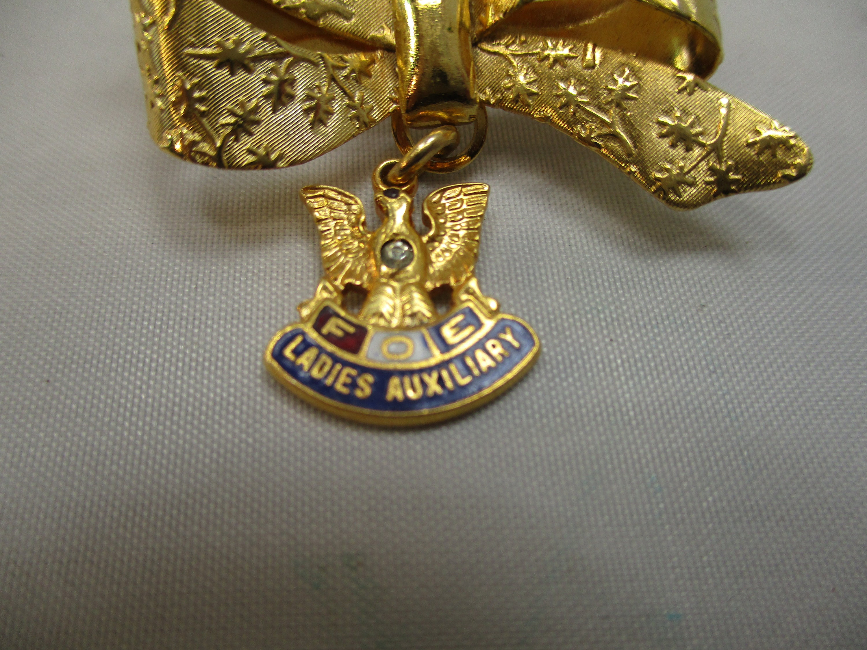 VTG FOE Ladies Auxiliary Bow Brooch Pin Gold Tone Eagle W/diamond - Etsy