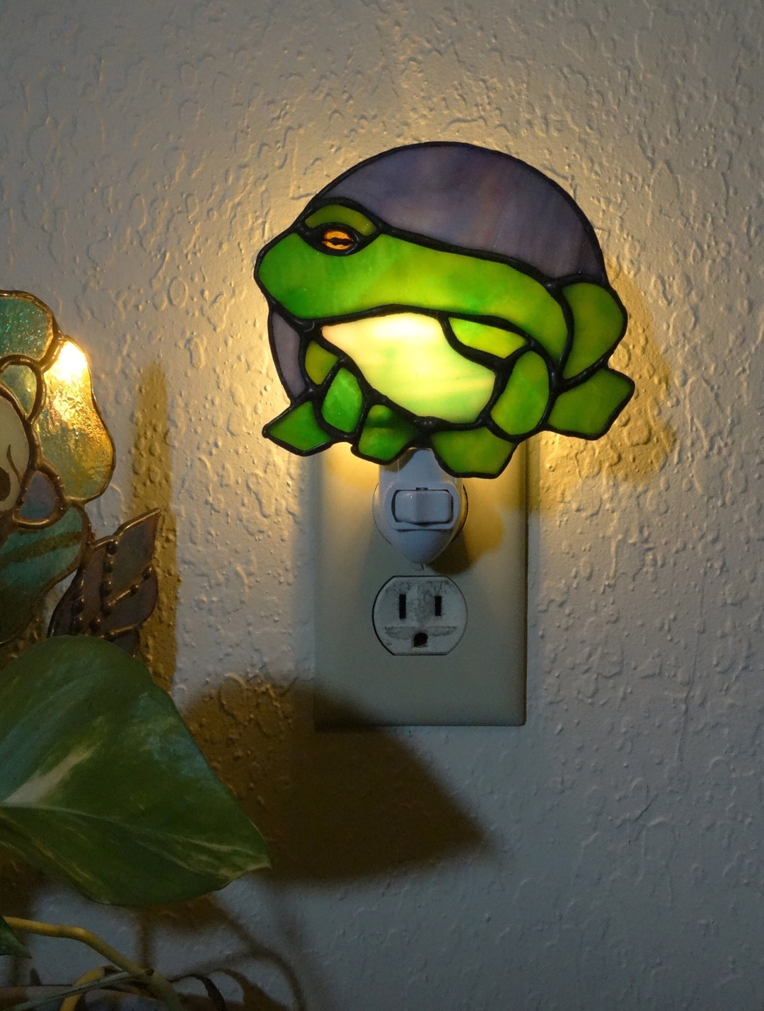 Handmade Stained Glass Light Green Frog Night Light With Warm - Etsy