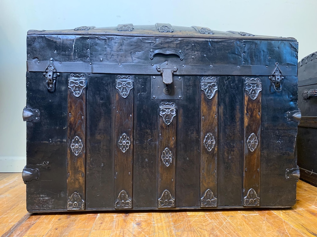 Steamer Trunk Antique Chest Trunk Antique Trunks, Storage Chest Antique ...