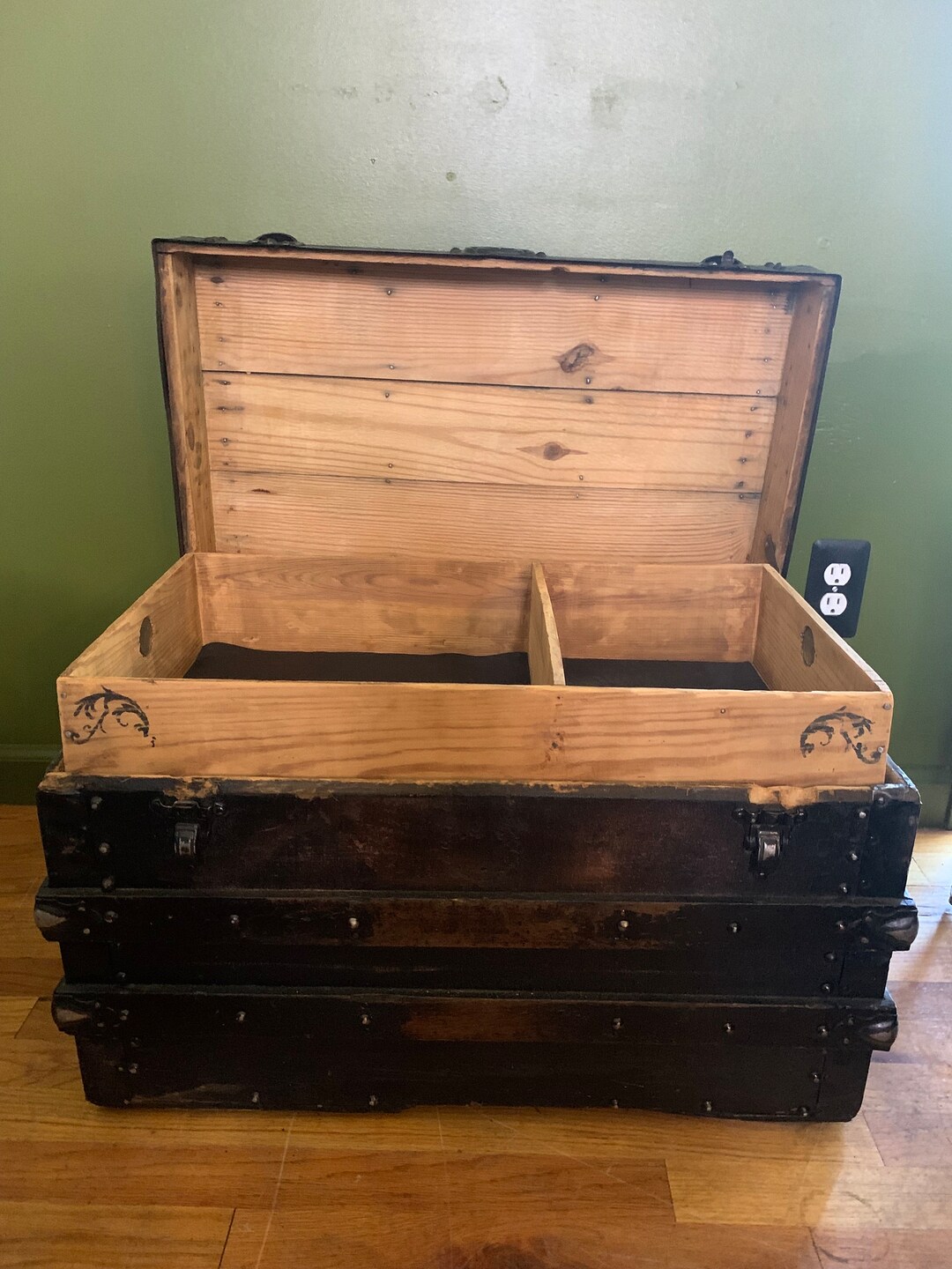 Trunk Coffee Table Wood Steamer Flat Top Trunk Antique Trunks For ...