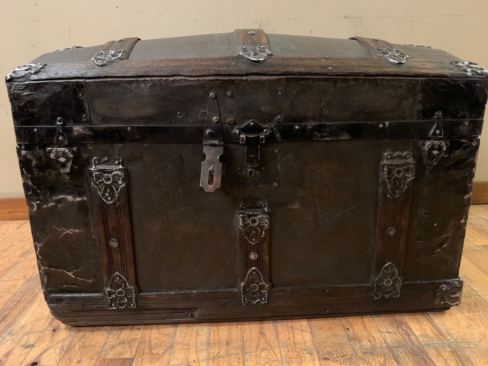 Victorian Steamer Trunk, Dome Top Trunk, Arch Top Trunk - Etsy