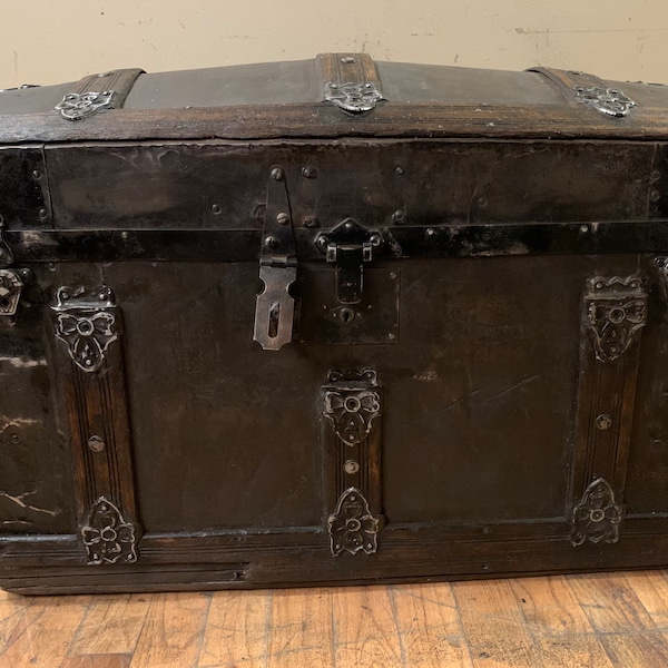 Camelback Trunk - Etsy