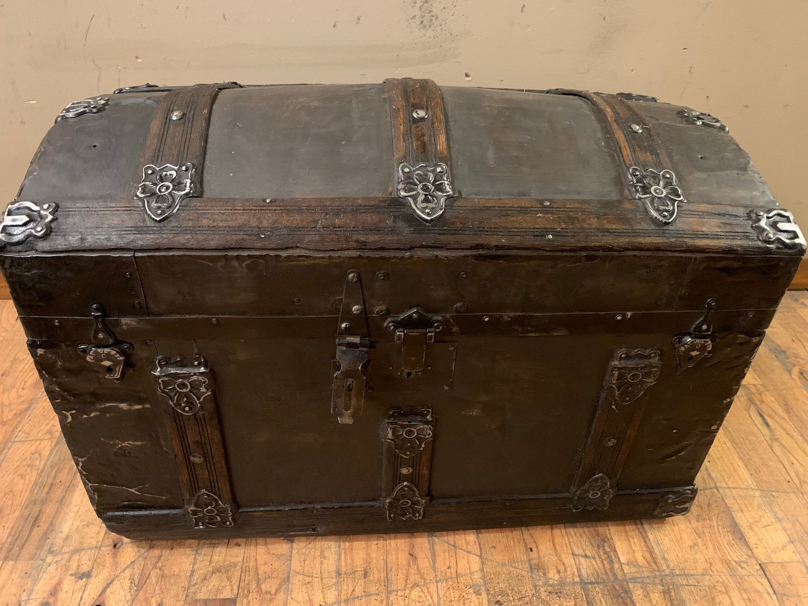 Victorian Steamer Trunk, Dome Top Trunk, Arch Top Trunk - Etsy