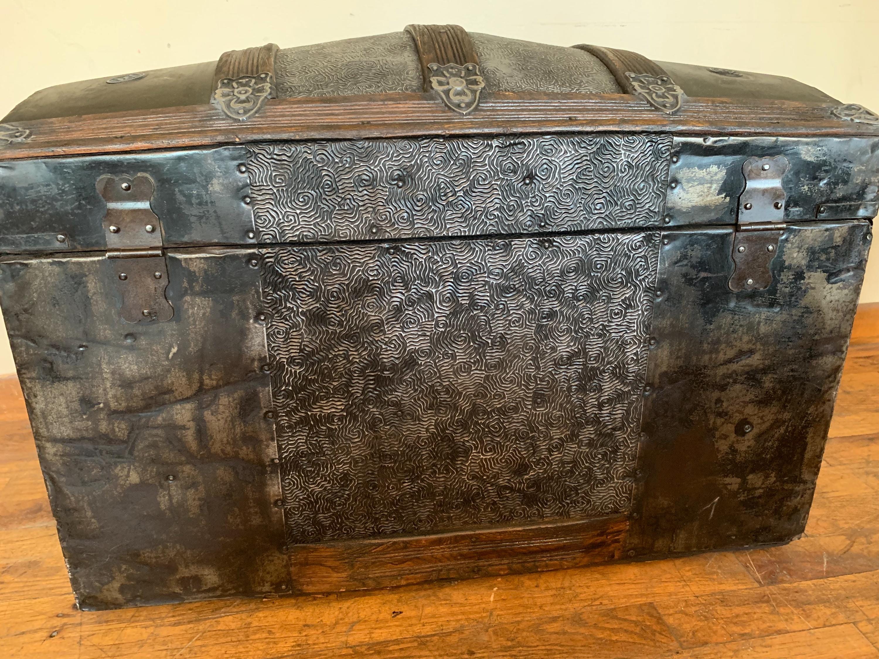 Antique Steamer Trunk Chest RARE Steam Trunk Storage Chest Antique ...