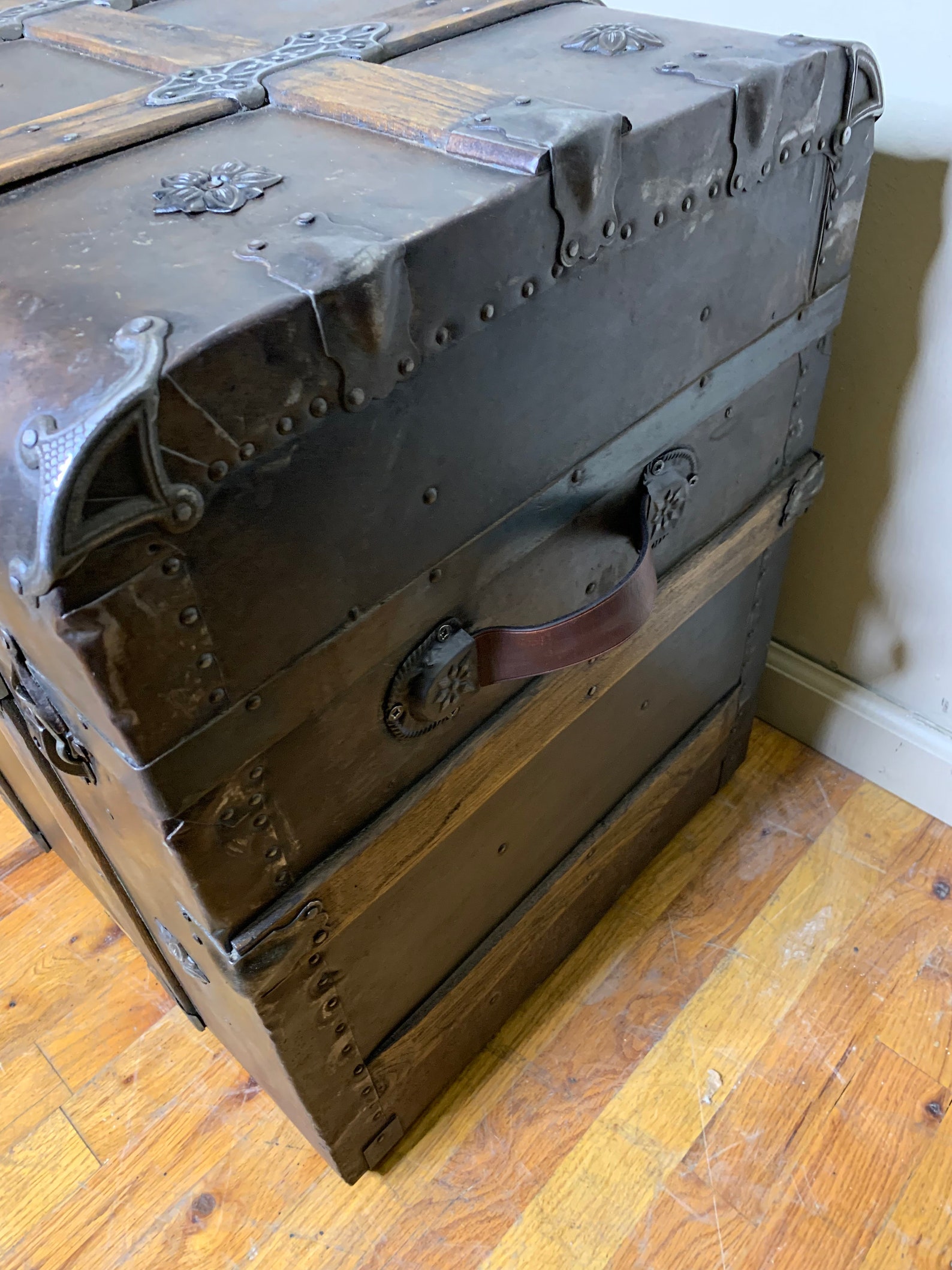 Antique Chest, Antique Trunk, Old Trunks, Storage Trunk, Steamer Chest ...