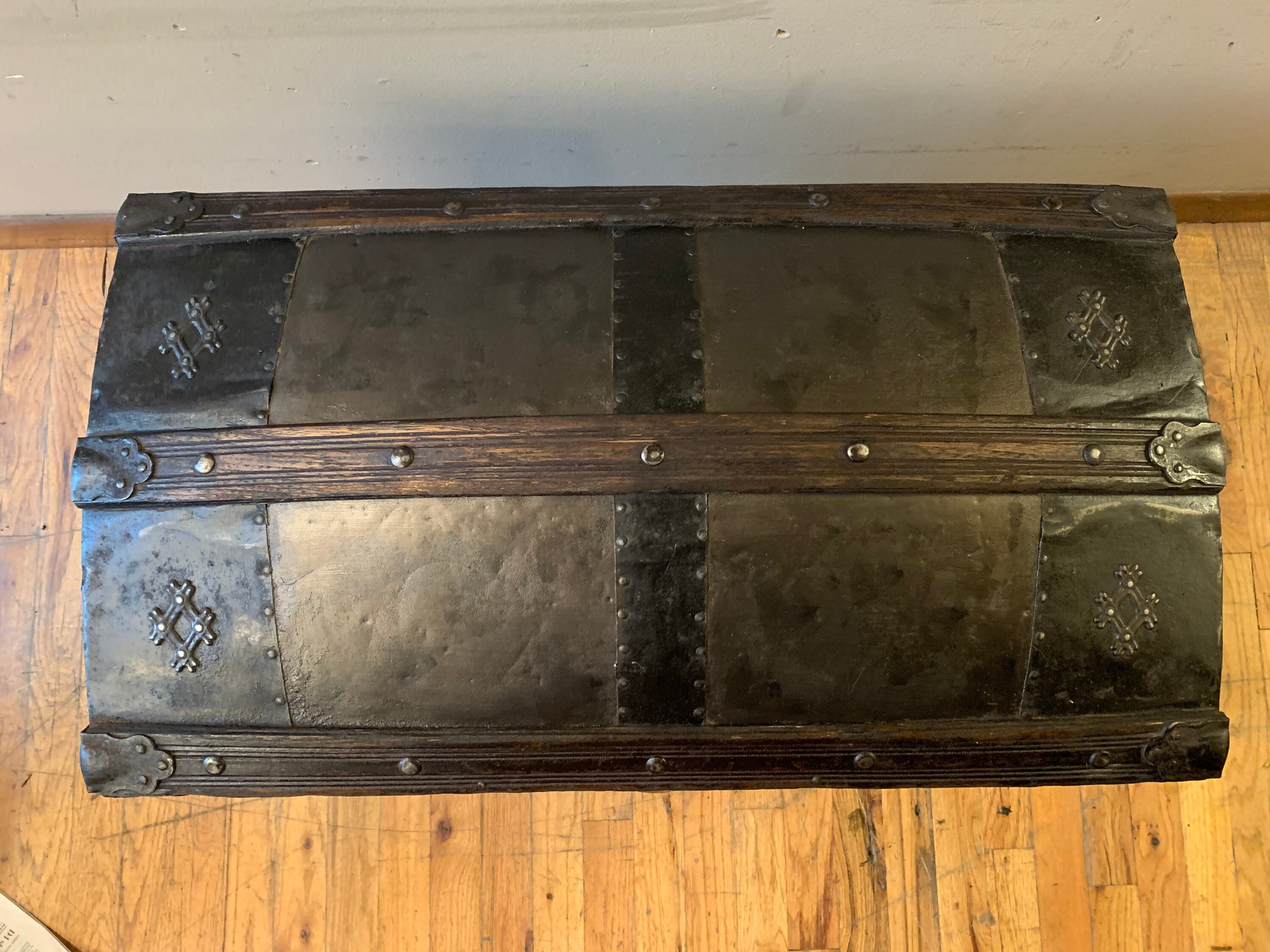 Dark wood trunk store
