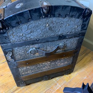 Steamer Trunk Antique Camel Back Trunk Antique Chest Steamer Antique ...