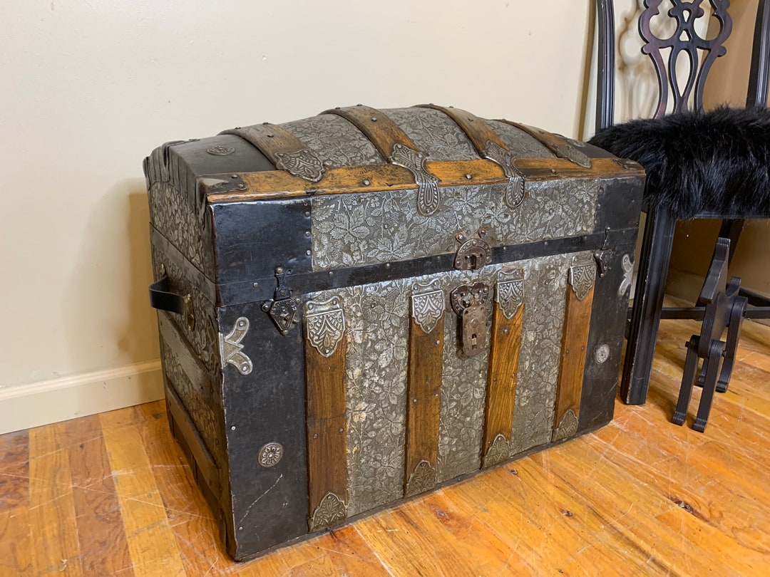 Steamer Trunk Antique Camel Back Trunk Antique Chest Steamer Antique ...