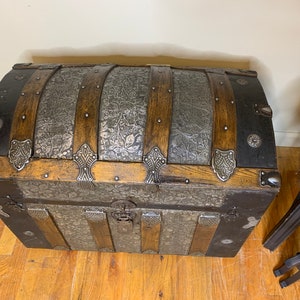 Steamer Trunk Antique Camel Back Trunk Antique Chest Steamer Antique ...