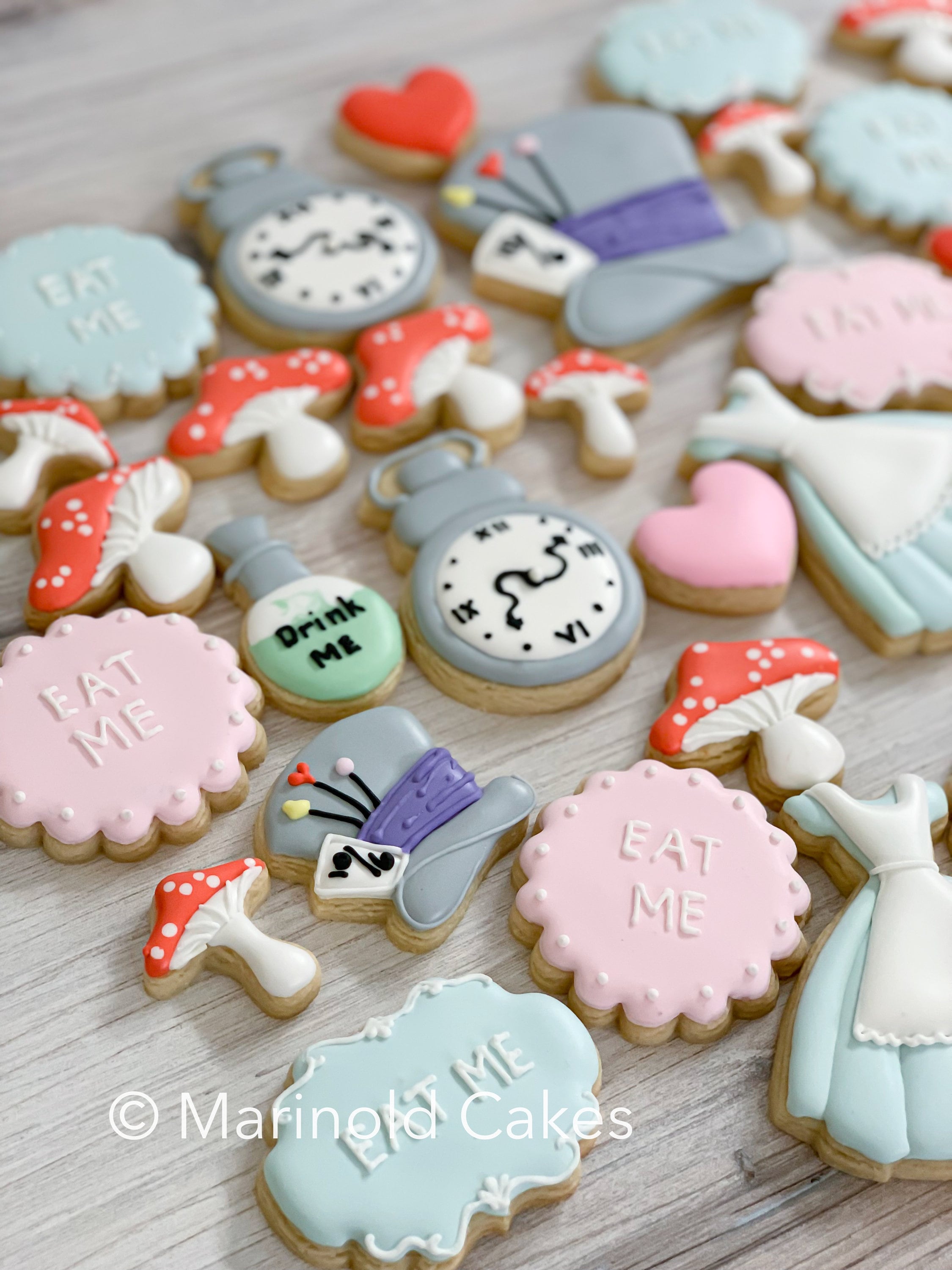 Alice In Wonderland Eat Me Cookie