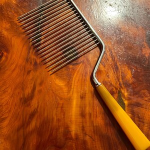 Schneider MCM Vintage Angel Food Cake Breaker Cutter Slicer Yellow ...